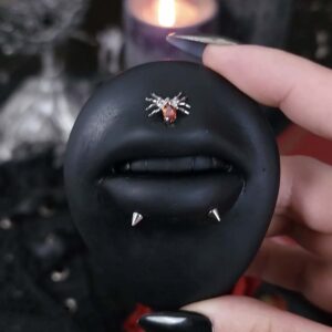 Arachnea Threadless End - Maedusa Body Jewelry
